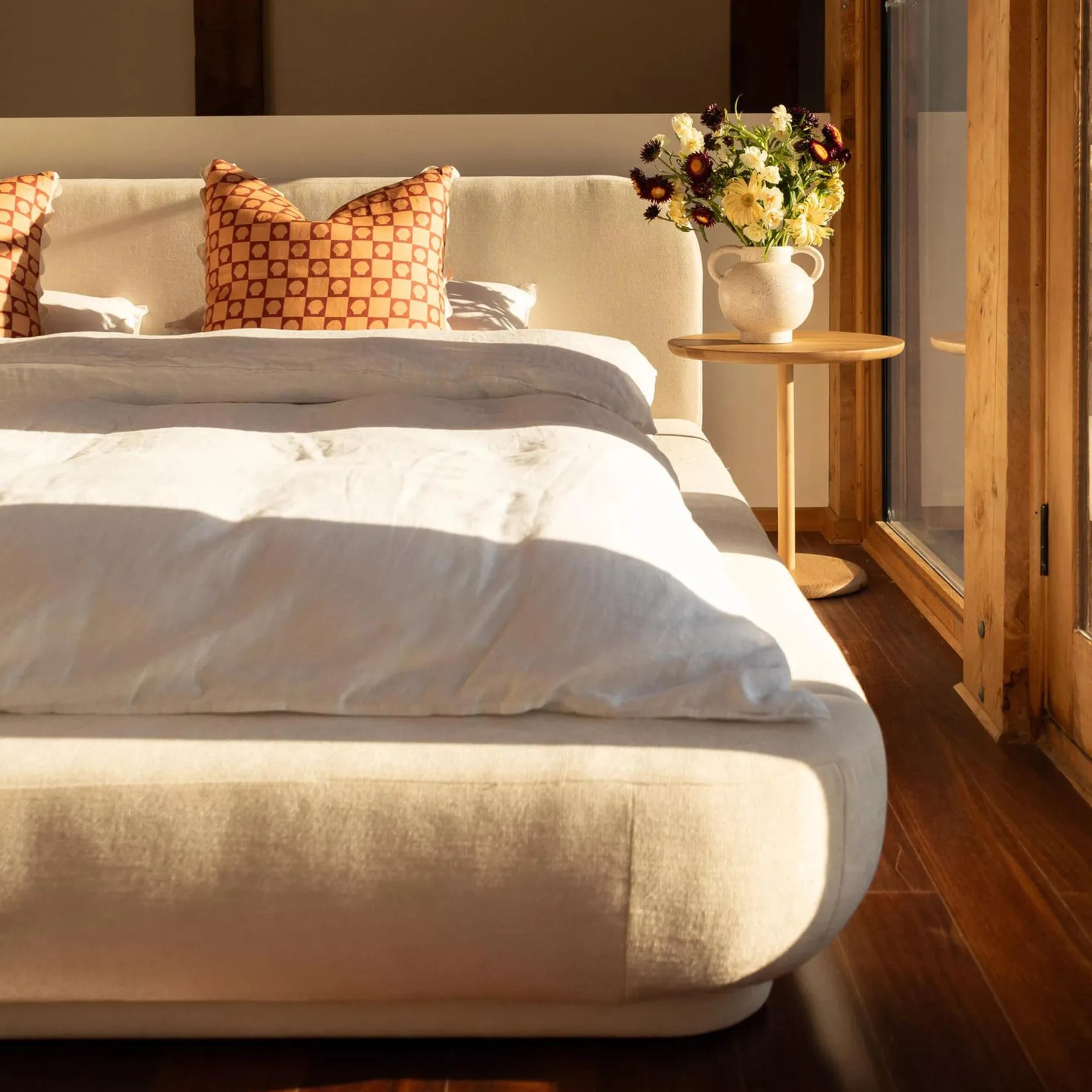 Buy Floss Queen Bed - Silex Off White by RJ Living online - RJ Living